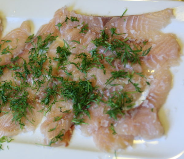 Gravad laks eller havørred på to måder, en rigtig forårsret – Naturblokken